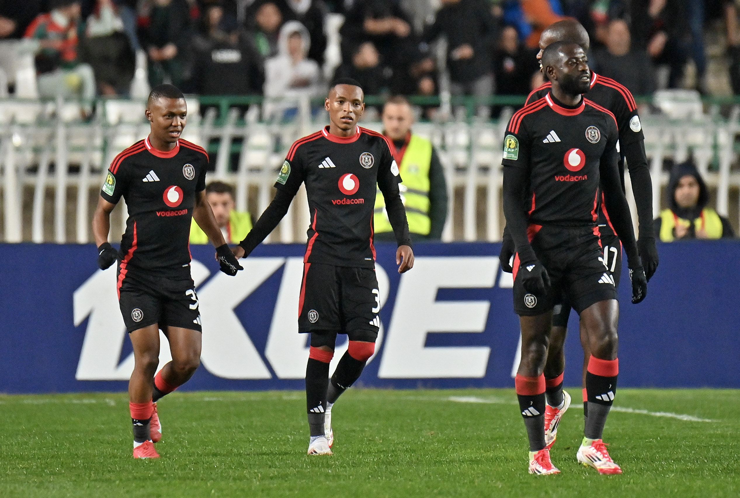 LdC CAF : Orlando Pirates s'impose contre MC Alger et prend une belle ...