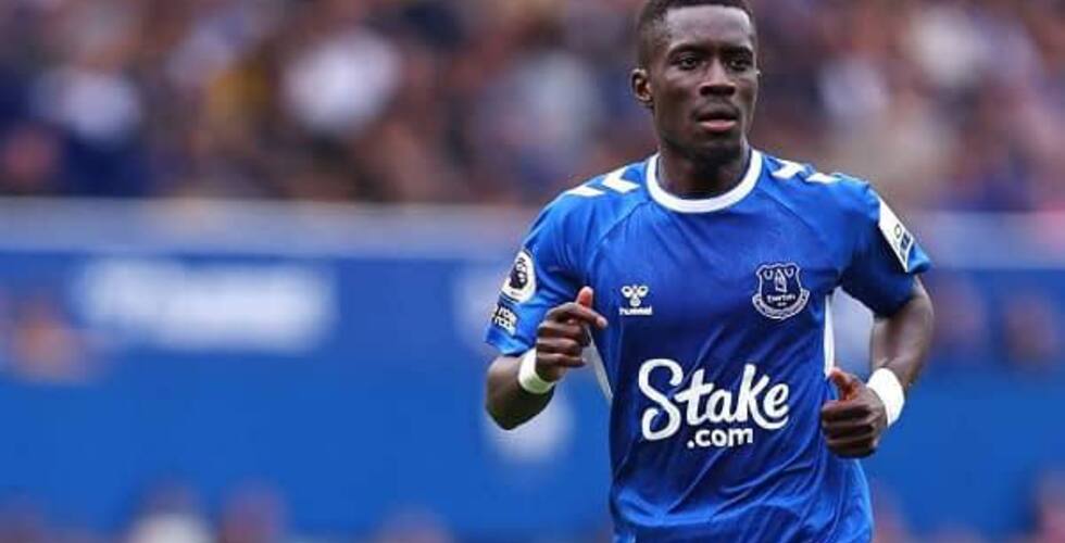Official: Idrissa Gana Gueye set to extend his stay with Everton - Foot ...
