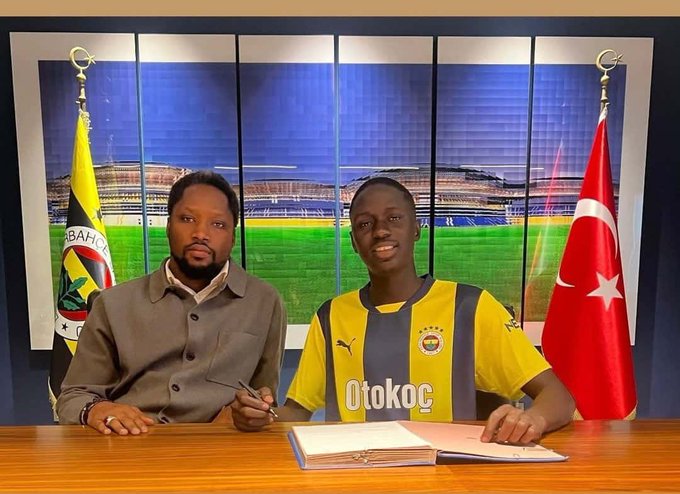 Official: Abdou Aziz Fall signs with Fenerbahce - Foot Africa