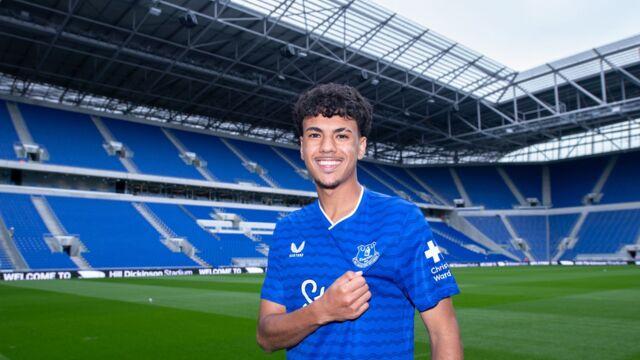 Official: Adam Aznou signs with Everton until 2029 - Foot Africa