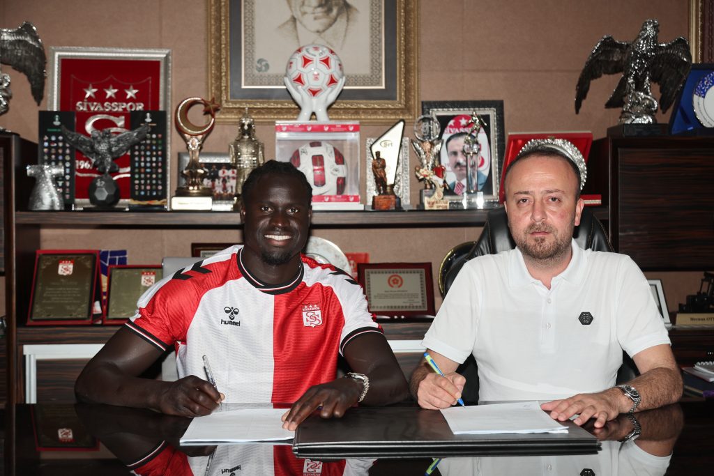 Aliou Badji returns to Turkey and signs with Sivasspor - Foot Africa