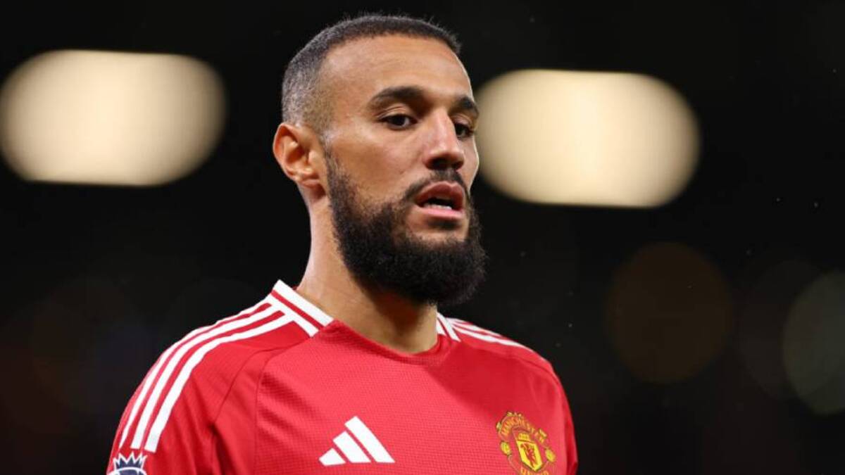 Mazraoui Among Six Chosen to Lead United’s Dressing Room - Foot Africa