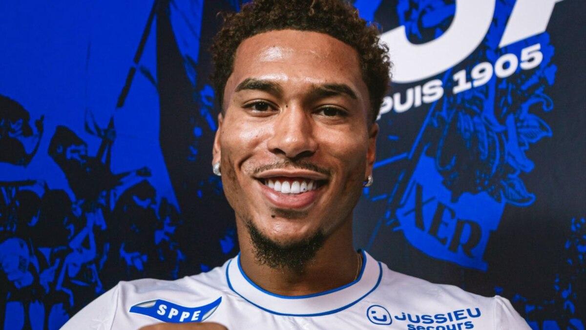 Official: Danny Namaso signs with AJ Auxerre - Foot Africa
