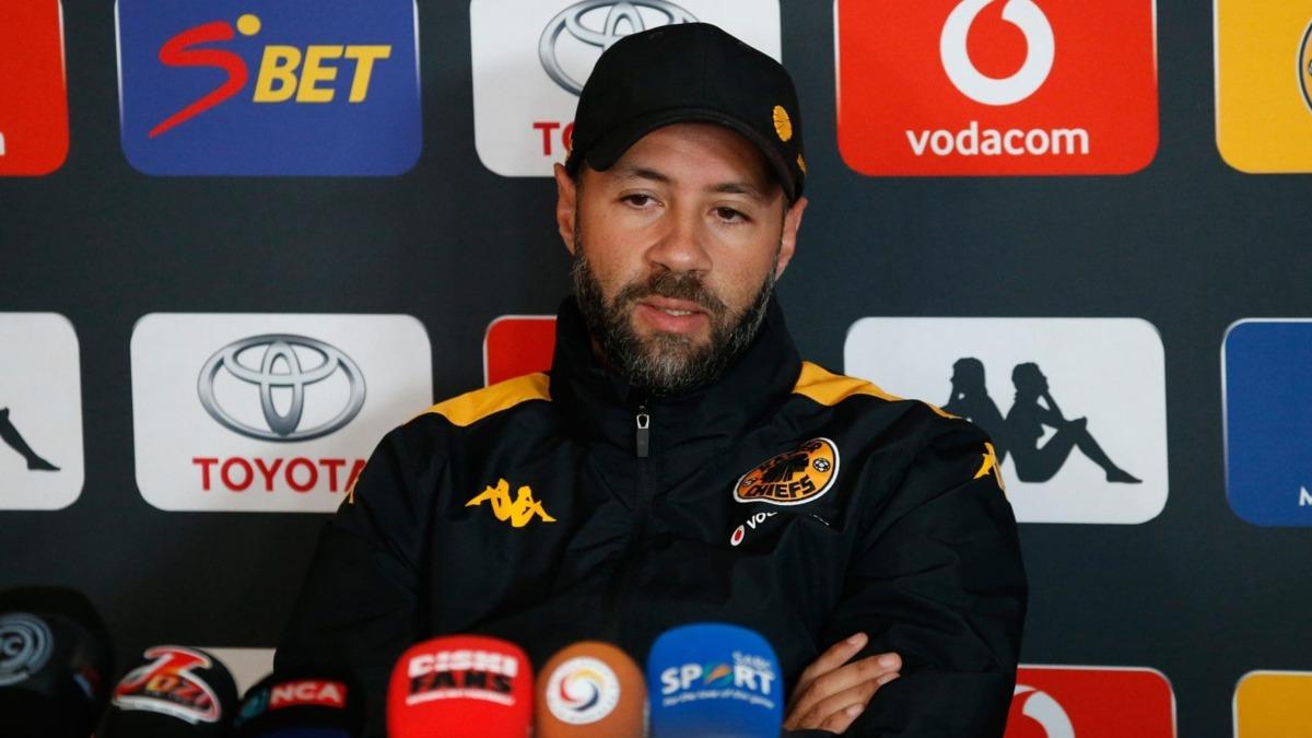 Kaizer Chiefs assistant coach reveals the exact time of Nasreddine Nabi ...