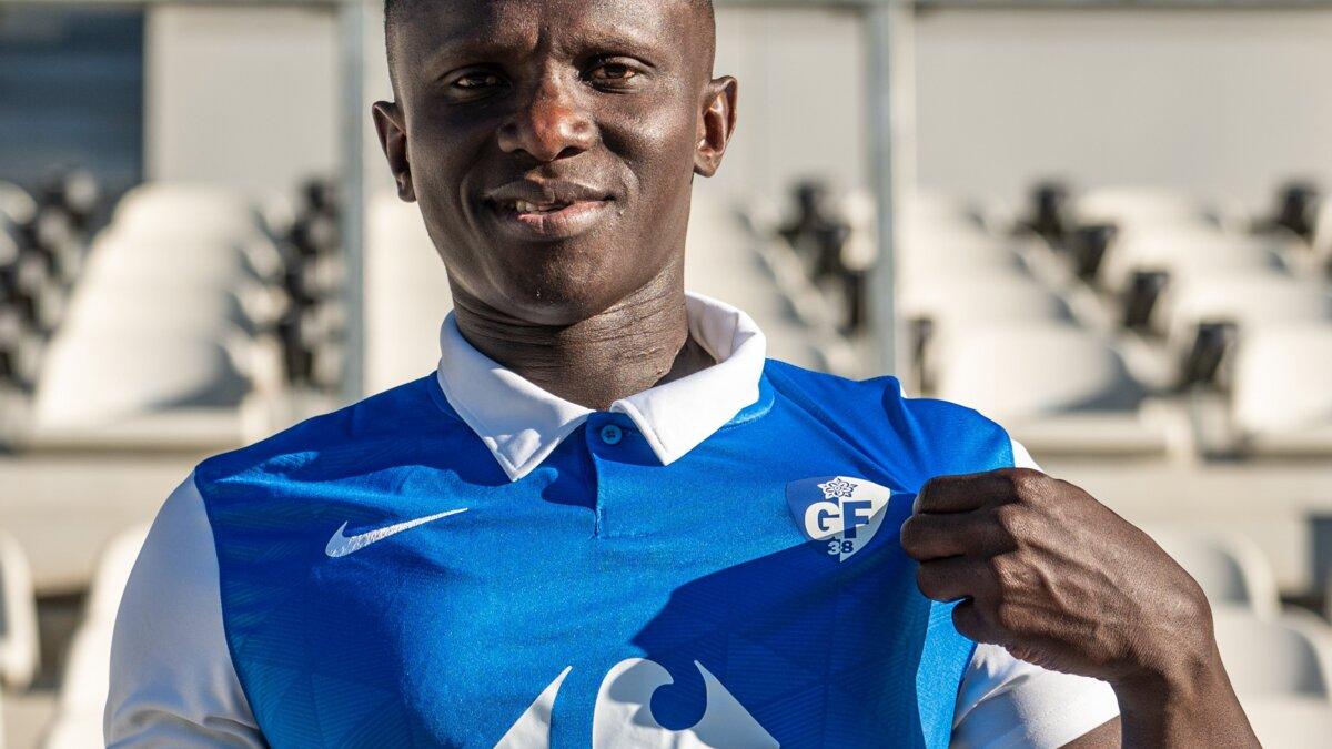Official: Moussa Djitté returns to Grenoble four years later - Foot Africa