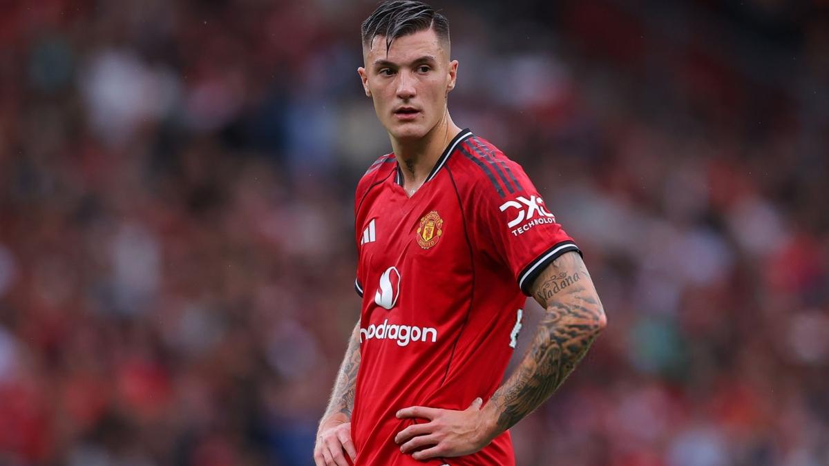 Manchester United legend urges club to sign new striker! - Foot Africa