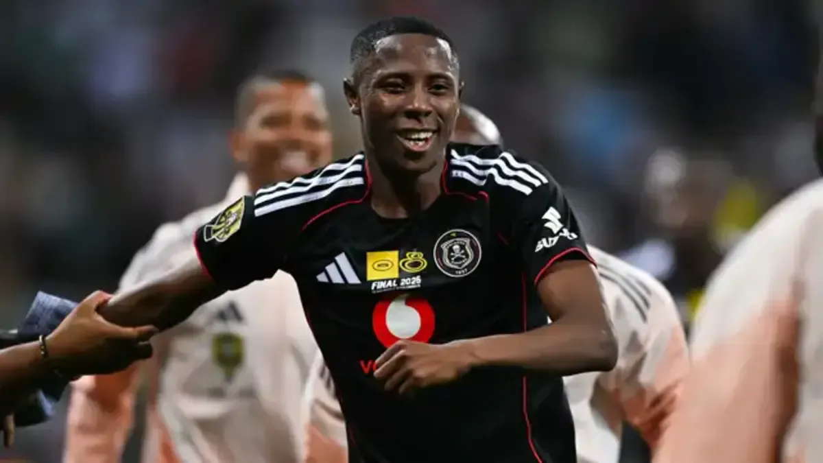 Tshepang Moremi propulse Orlando Pirates vers un quatrième titre ...