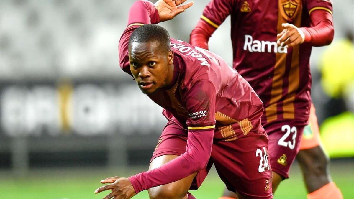 Steve Barker provides update on Thabo Moloisane future - Foot Africa
