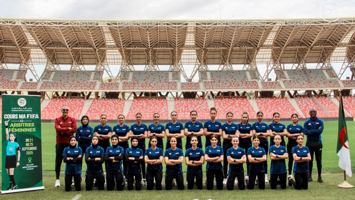 Arbitrage féminin : la FIFA et la FAF lancent une formation à Oran - Foot Africa