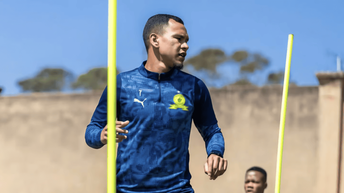 David Kannemeyer donne ses meilleurs conseils à Fawaaz Basadien avec ...