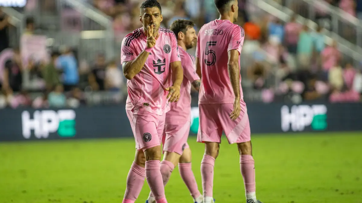 The legend Luis Suarez reaches the 600th goal in his football career ...