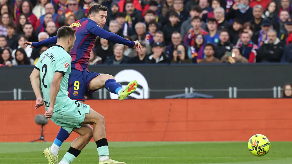 Robert Lewandowski, first goal scorer at the new Camp Nou - Foot Africa