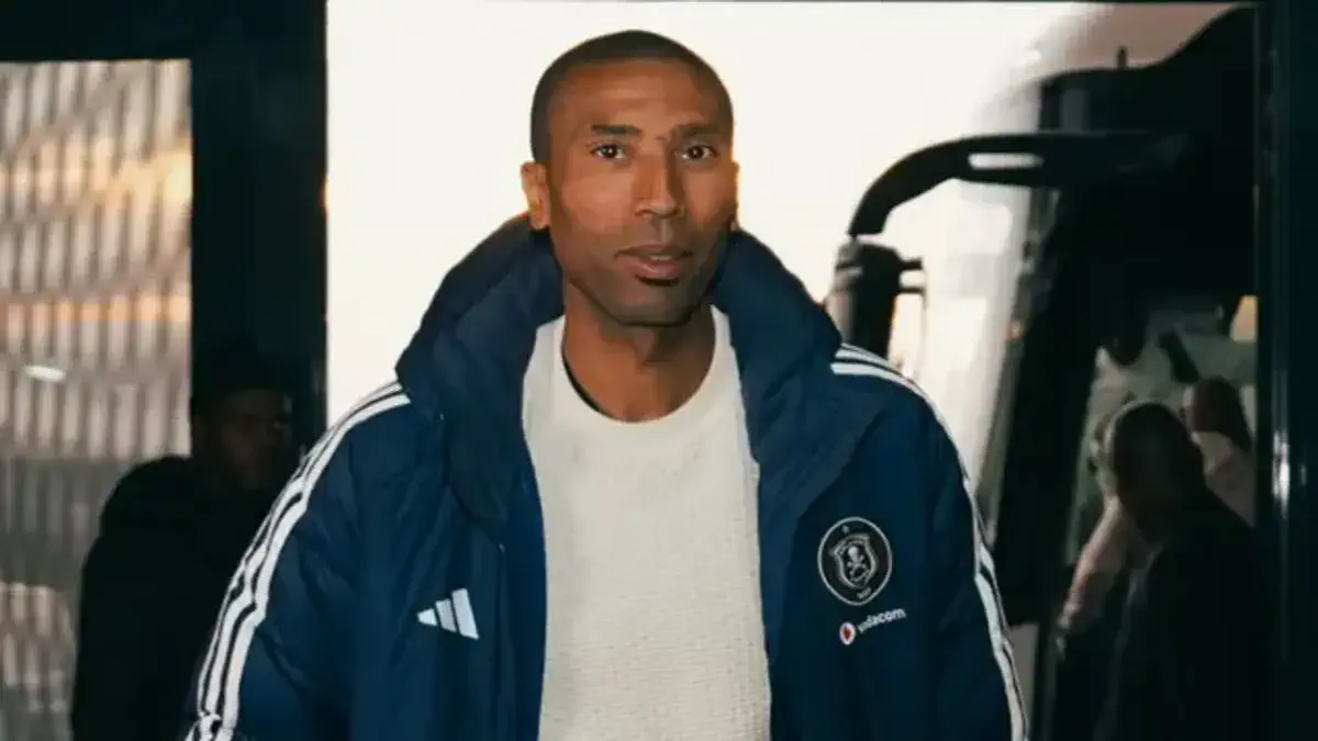 Ce qu'Abdeslam Ouaddou dit à Melusi Buthelezi face au manque de temps ...