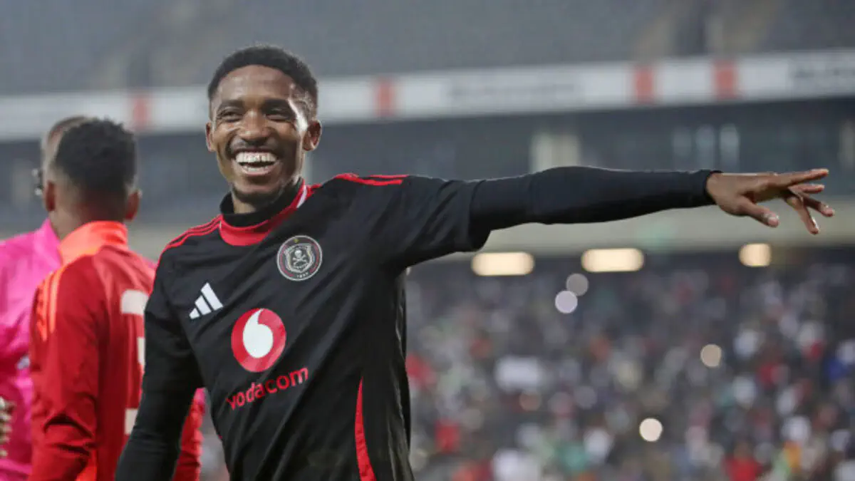 FLASH : Mamelodi Sundowns signe Monnapule Saleng - Foot Africa