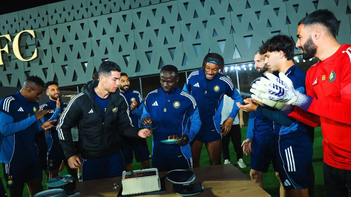 CAN 2025: Al Nassr and Cristiano Ronaldo treat Sadio Mané (video ...