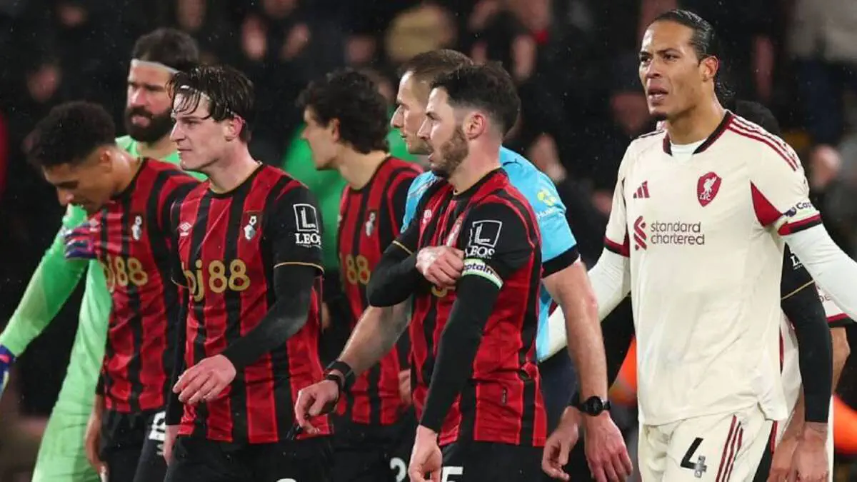 Van Dijk breaks silence on Robertson’s future as Tottenham links grow ...