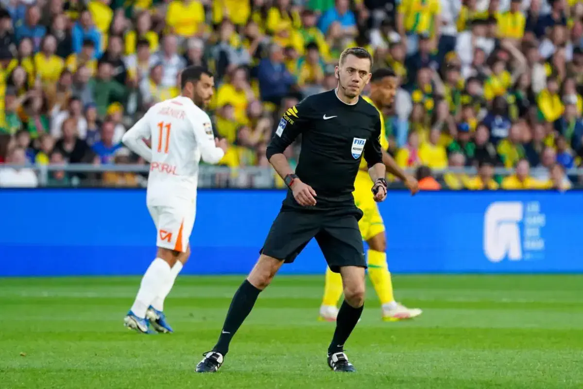 Arbitrage : Clément Turpin dans l’histoire de la Ligue des Champions ...