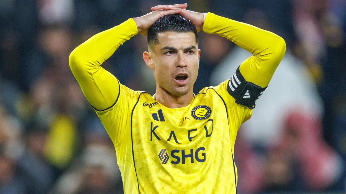 Cristiano Ronaldo sur le point de claquer la porte - Foot Africa